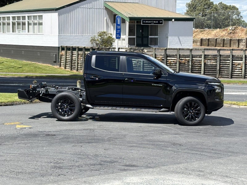 2026 Mitsubishi Triton DC CHASSIC VRX 4WD 6AT 2... | Whitewater Vehicle ...